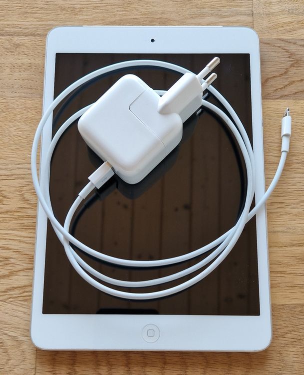 Apple iPad mini - 12GB - Silber (mit Ladegerät) | Kaufen auf Ricardo