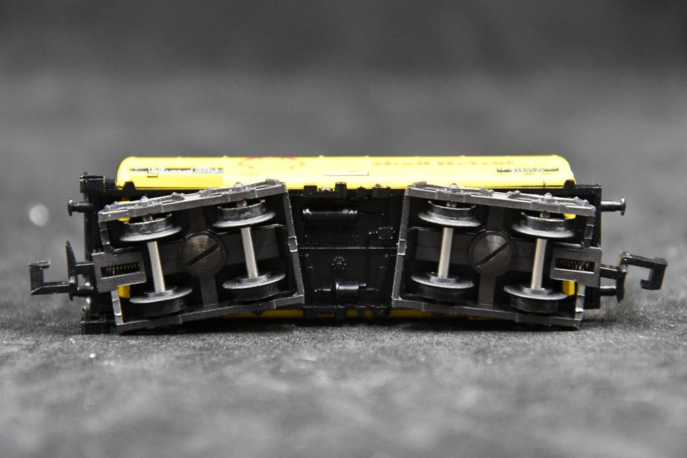 Minitrix Schweröl-Kesselwagen DB «Shell Heizöl», Spur N (Gebraucht) in Rapperswil SG für CHF 15 ...