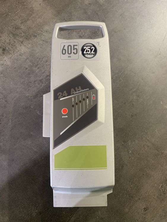 E-Bike Akku 24 Ah 25.2 V 605 Wh mit Ladegerät (Gebraucht) in Stäfa für CHF 240 – nur Abholung ...