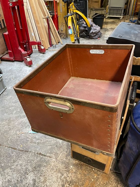 Kiste Vintage Karton mir Kunstharz? SBB? Post? (Gebraucht) in Basel für ...