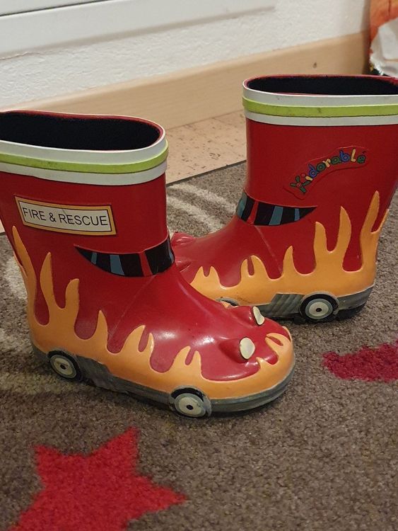 Gummistiefel Gr.23 Feuerwehr (Gebraucht) in Davos-Dorf für CHF 3 – mit ...