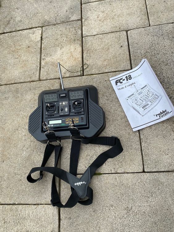 Télécommande Robbe Futaba FC-18 v3 avec pupitre (Gebraucht) in ...