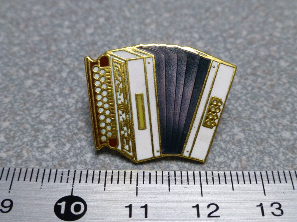 PIN PINS MUSIK Handorgel Ziehharmonika Harmonika | Kaufen auf Ricardo