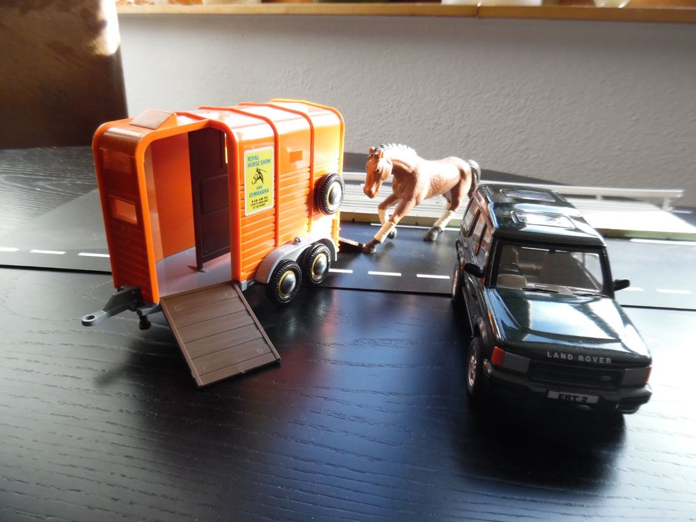 Britains Land Rover Discovery Pferdeanhänger und Pferd 1:32 | Kaufen ...