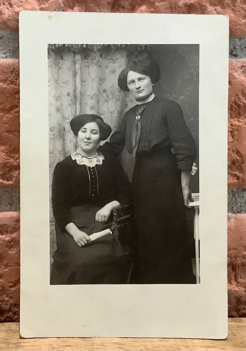 2 Damen - Atelier Franz Huber Muri - Privat Foto AK (Gebraucht) in Root ...