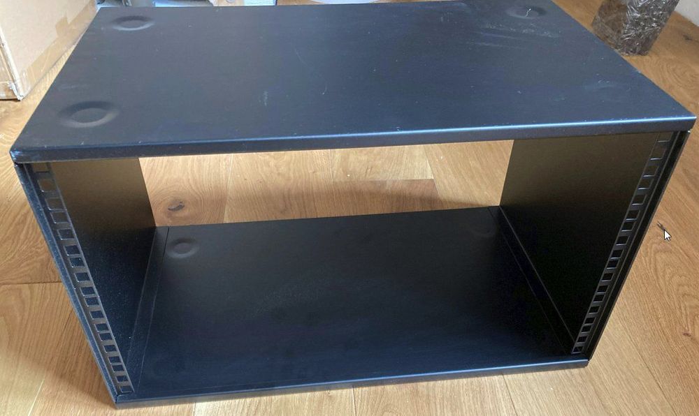 Millenium Steel Box 6 Stahl Rack 6 HE (Neu (gemäss Beschreibung)) in ...