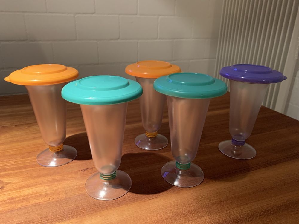 Tupperware Dessertbecher:Set aus 5 pcs mit farbigen Deckel (Gebraucht ...
