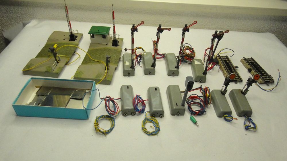 Bastelot Märklin Signale und div. (Defekt) in für CHF 21 – mit ...