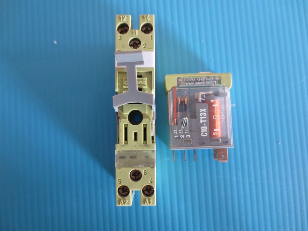 Comat Relais 24VDC C10-T13X inkl. Sockel (Gebraucht) in Sulz LU für CHF ...