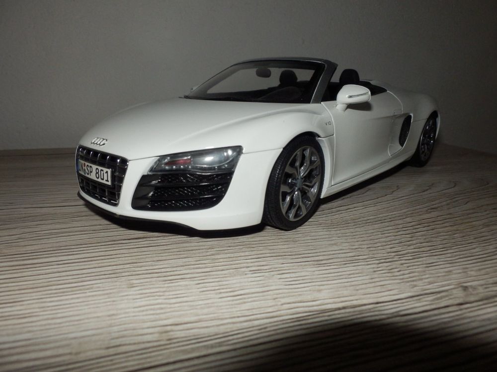 Audi R8 V10 blanche 1:18 neuve manque le toit ouvrant (Neuf (Voir description)) à Apples pour ...
