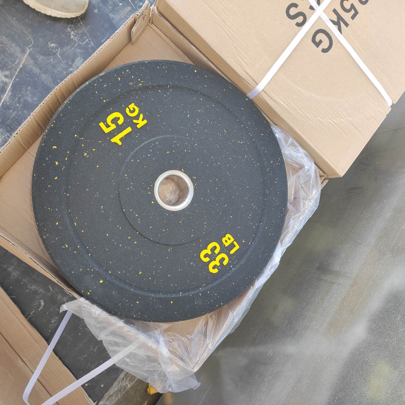 Hantelscheiben Set Hi-temp 100kg mit Langhantel 15kg (neue) (Neu und ...