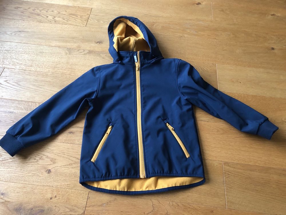 Softshell Jacke Jungen 122 (Gebraucht) in Adligenswil für CHF 14 – mit Lieferung auf Ricardo kaufen