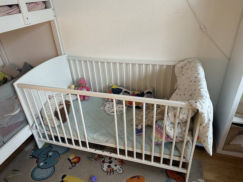Babybett höhenverstellbar weiss Gratis (Gebraucht) in Bern für CHF 1 ...
