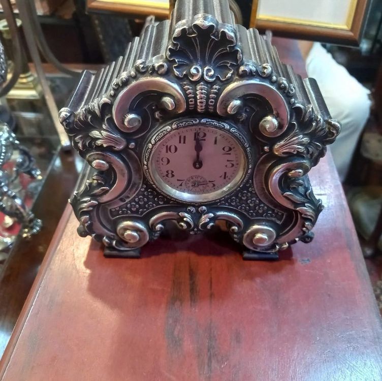 Horloge de table en bois de rose et sanglier argente | Kaufen auf Ricardo