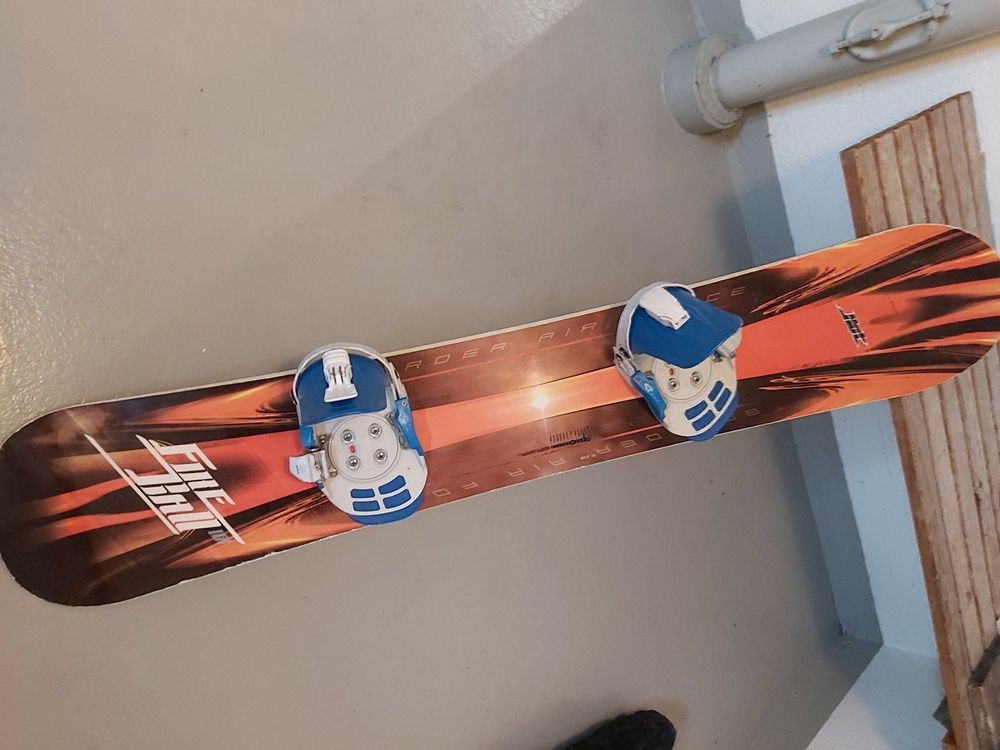 Hot Snowboard Fireball (Usato) a Rickenbach Sulz per CHF 15 – solo ...