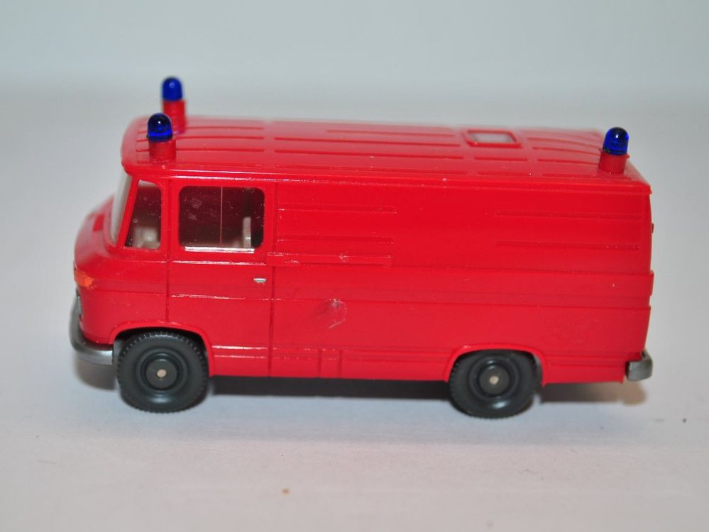Wiking Kleinbus Mercedes Feuerwehr (EML469) (Gebraucht) in Aarwangen ...