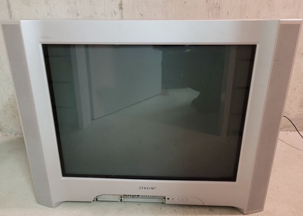 Sony FD Trinitron Colour Television KV-29SE10B (Gebraucht) in für CHF ...