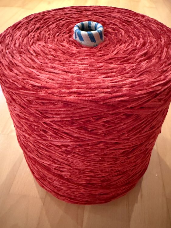 ca 1,6 KG Gramm (inkl. Kone) feine Chenillewolle helles Rot (Neu ...