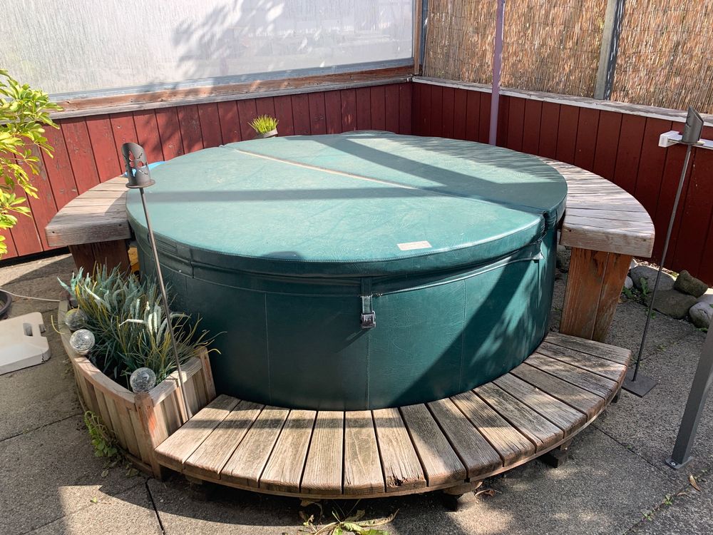 Resort Softub Whirlpool – 200cm | Kaufen auf Ricardo