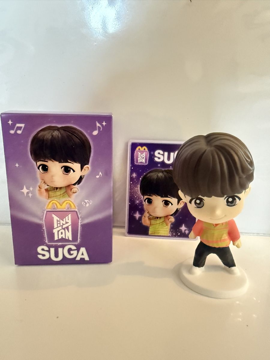 BTS TinyTAN McDonald's Suga Figure & Card - Collectors (Neu und originalverpackt) in Villars ...