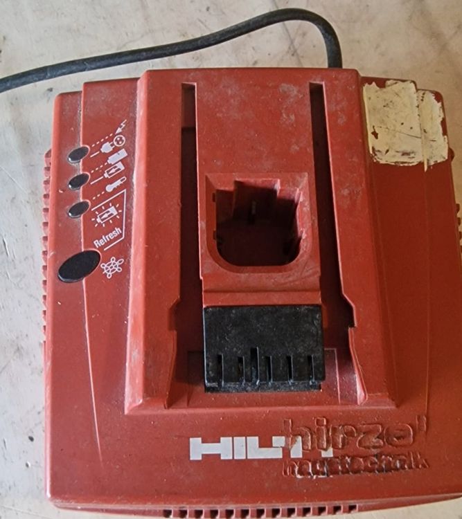 Hilti Akkuladegerät C7/24 (Gebraucht) in Neuhausen für CHF 40 – mit Lieferung auf Ricardo kaufen