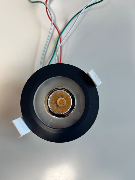 LED Spot RGBW Tree Anthrazit (Gebraucht, Lagerbestand) | Kaufen auf Ricardo