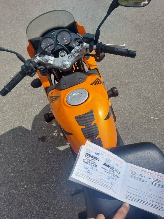 Honda CBR 125 R mit wenig km mit Standschäden Bastler Kat A1 (Defekt ...