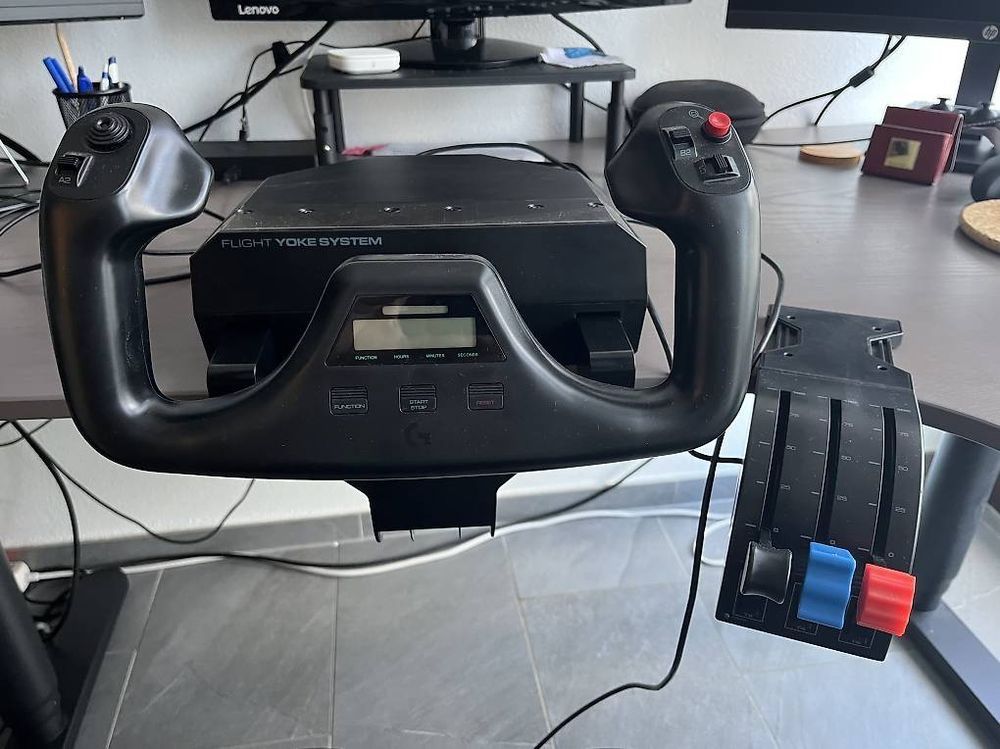 Logitech G Pro Flight Yoke System+Throttle Quadrant wie neu! (Gebraucht ...