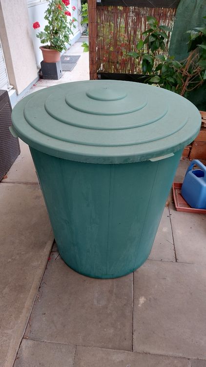 Grosse Regentonne mit Deckel, ca. 300l Fass Regenfass Garten (Gebraucht ...