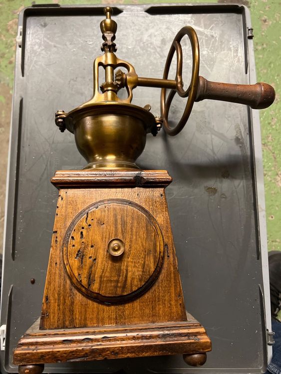 Antike grosse Kaffeemühle Holz/Messing(d) | Kaufen auf Ricardo