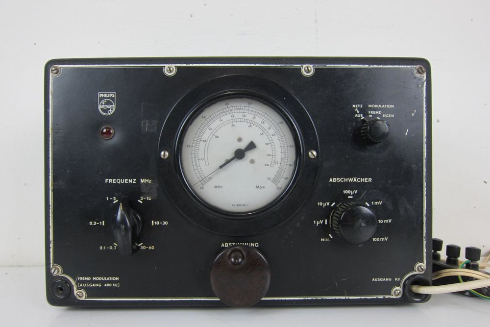 Philips GM 2882 Signal Generator für Sammler und Bastler (Defekt) in ...