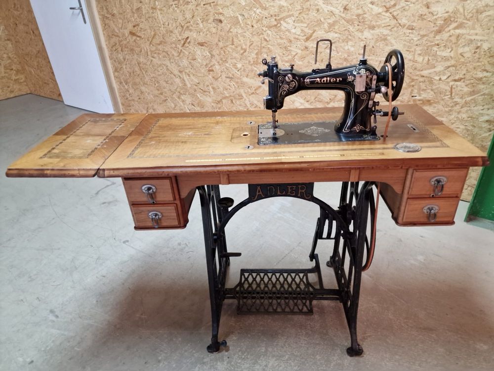 Antike sehr schöne Adler Nähmaschine | Kaufen auf Ricardo