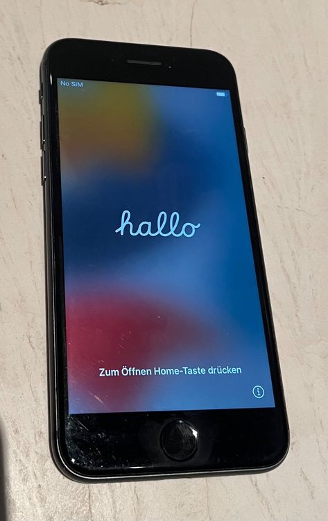 iPhone 8 64GB Batterie 94% | Kaufen auf Ricardo