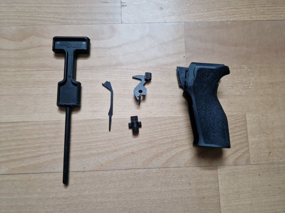 E2 Griffschalen Sig Sauer P226 (Neu (gemäss Beschreibung)) in Saland ...