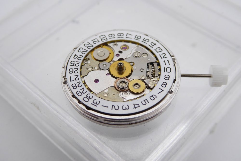 Swiss Automatic movement cal. ETA2893-2 GMT Chronometer (Neu (gemäss ...