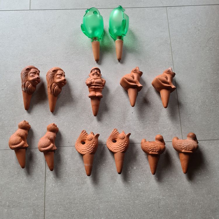 Ton-Figuren zur Bewässerung von Zimmerpflanzen | Kaufen auf Ricardo