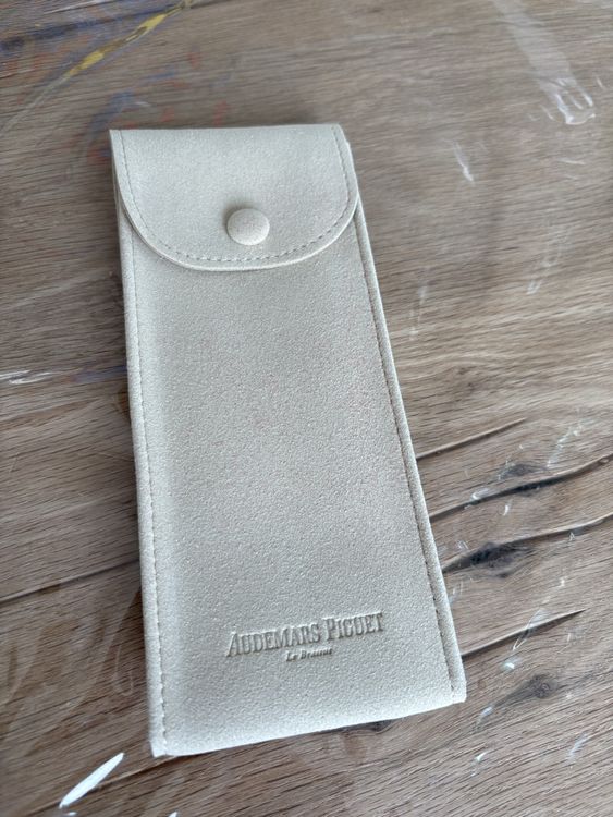 White Audemars Piguet Watch Pouch, New (Neu (gemäss Beschreibung)) in ...