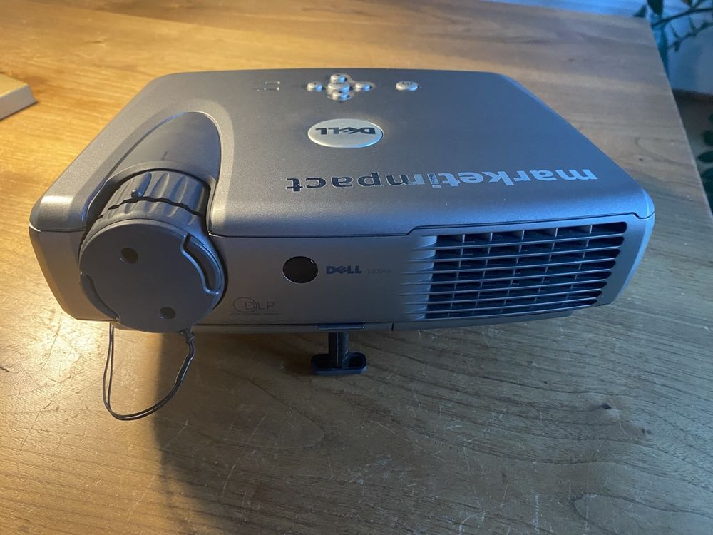 Beamer Dell mit DLP Technologie | Kaufen auf Ricardo