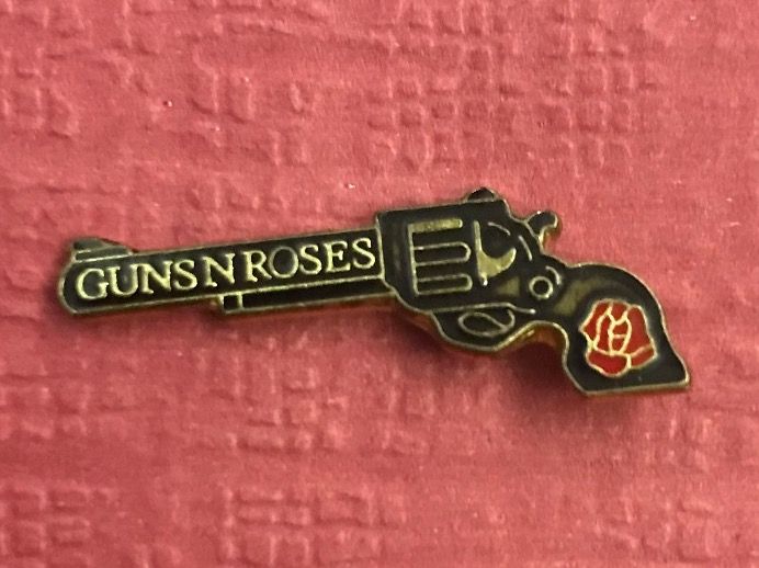 Pistole Guns n Roses Pin (Gebraucht) in Itingen für CHF 6 – mit ...