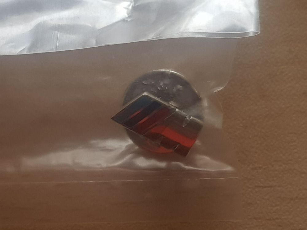 BMW M GmbH Pin / Anstecker (Neu und originalverpackt) in Seuzach für ...