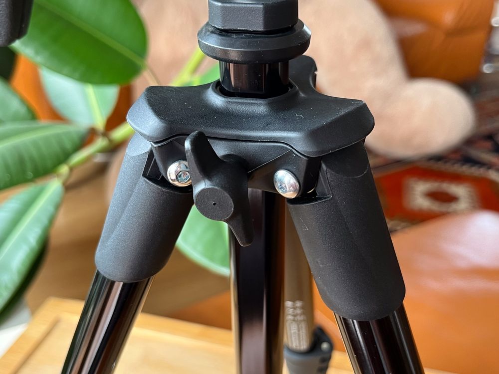 Manfrotto Compact Action Stativ, Tripod | Kaufen auf Ricardo