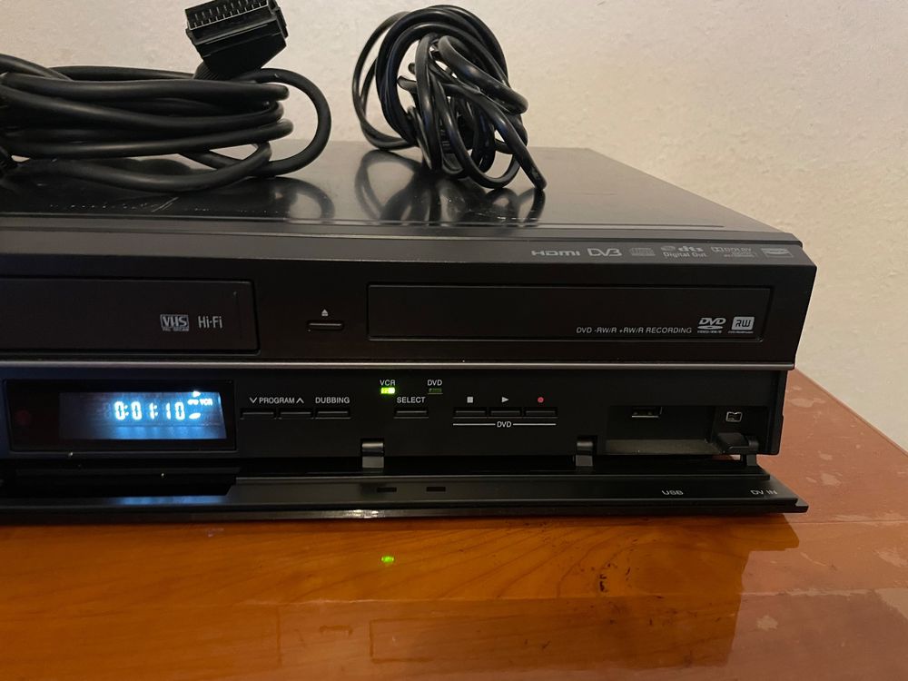 Toshiba DVR80 VHS / DVD Kombination Recorder (Gebraucht) in Zürich für CHF 249 – mit Lieferung ...
