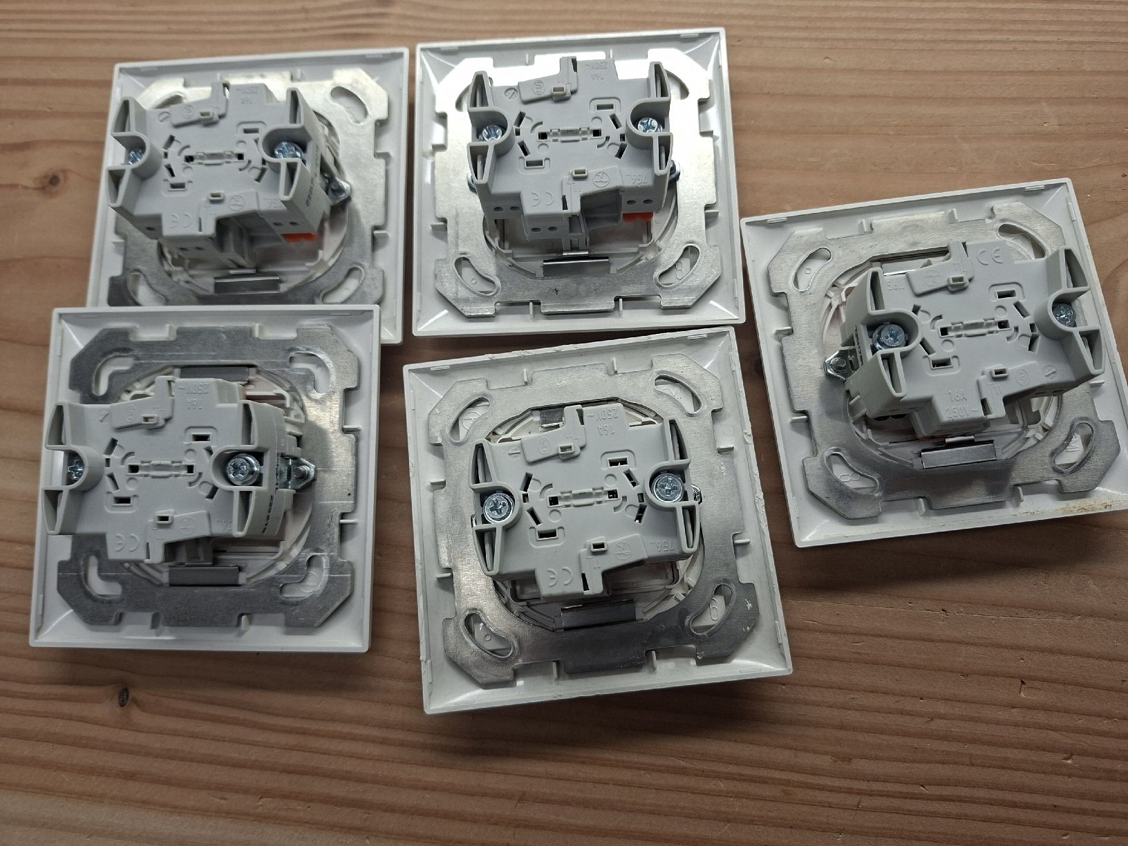 Schalter Feller UP 5 Stück (Gebraucht) in Neunkirch für CHF 1 – mit ...