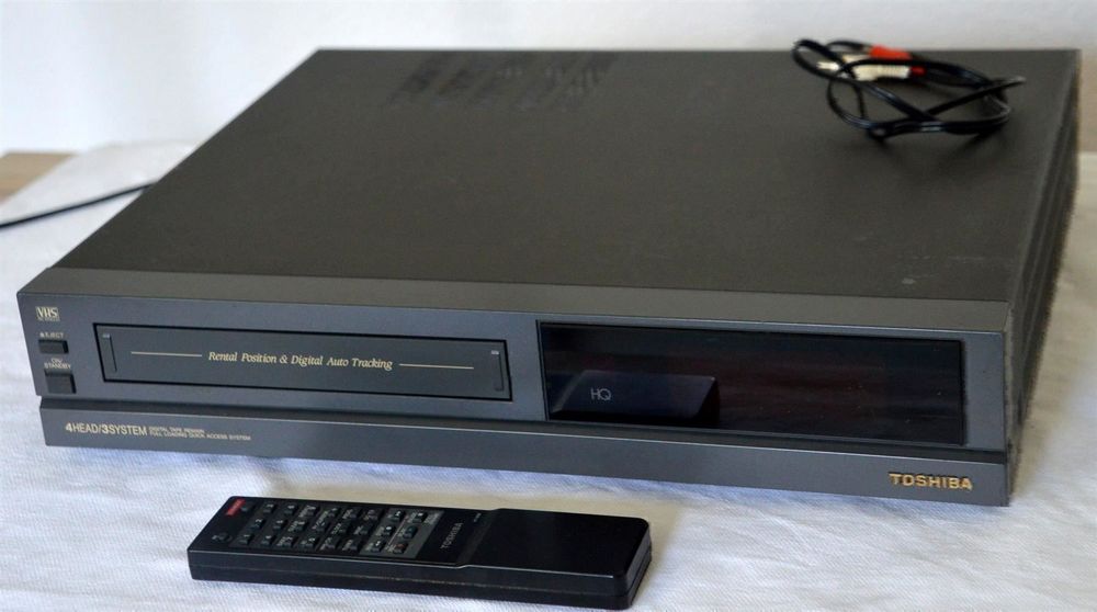 Videorecorder VHS Toshiba V-800SR / RCA magnétoscope (Gebraucht) in Collonges für CHF 100 – mit ...