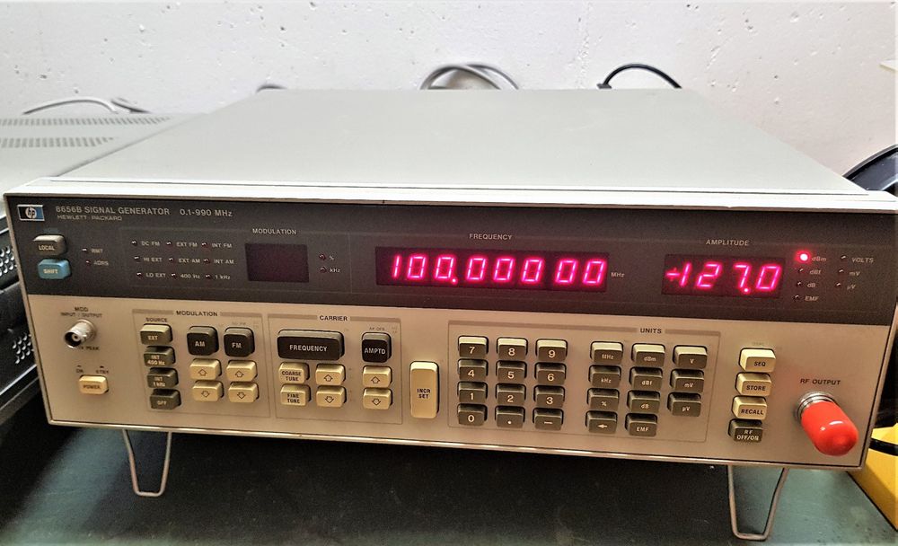 HP 8656B is a programmable synthesized signal generator | Kaufen auf ...