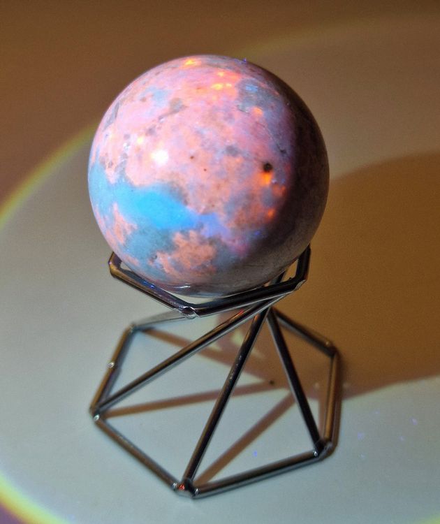 TOP Hackmanit Kugel uv reaktiv 40mm 121g | Kaufen auf Ricardo