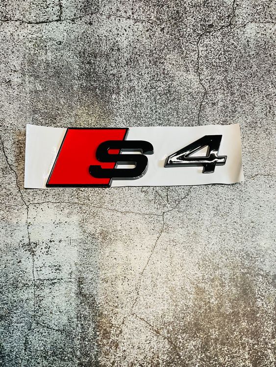 Audi S4 Emblem Schriftzug Logo NEU in Rot/Schwarz glänzend (Neu und ...
