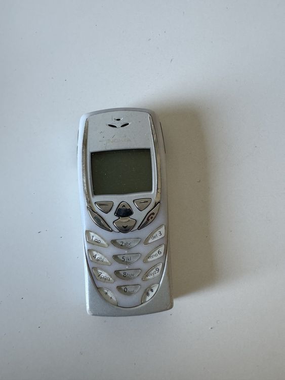 Nokia 8210 vintage, collection année 2000. (Gebraucht) in Genève für CHF 25 – mit Lieferung auf ...