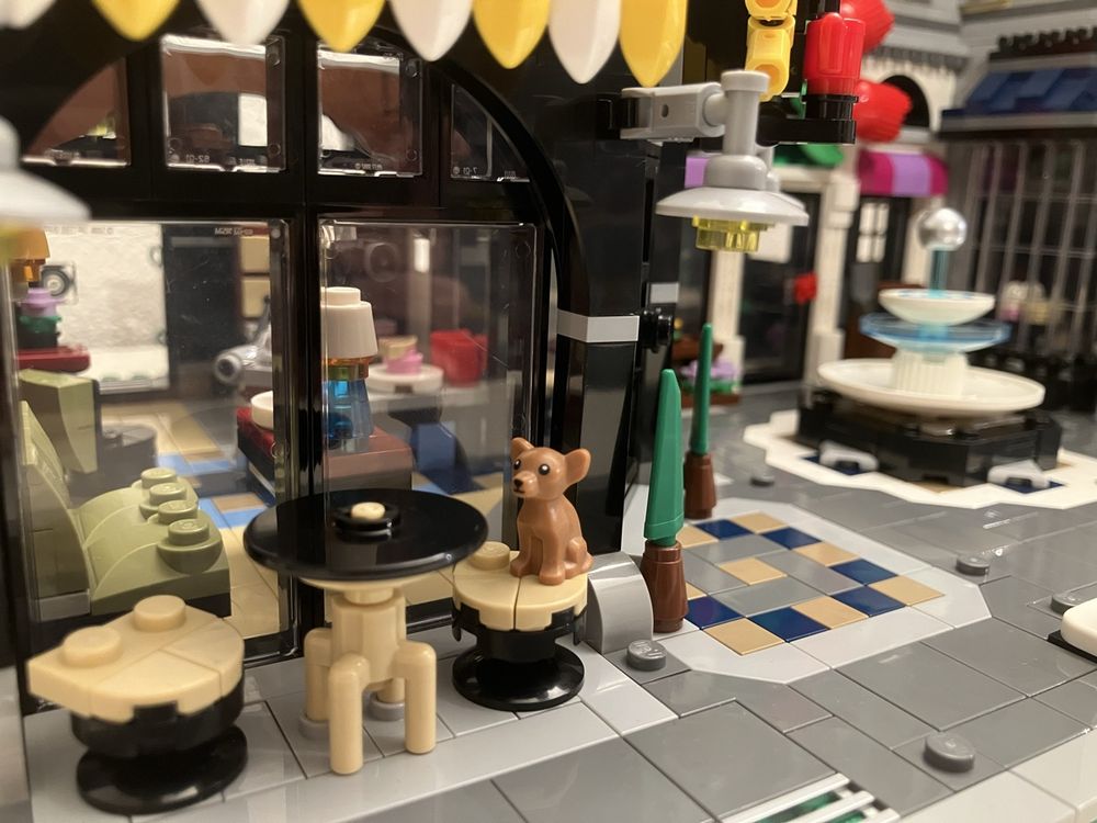 Lego Creator Expert Assembly Square 10255 + Lichtset 💡 (Gebraucht) in Willisau für CHF 450 – mit ...