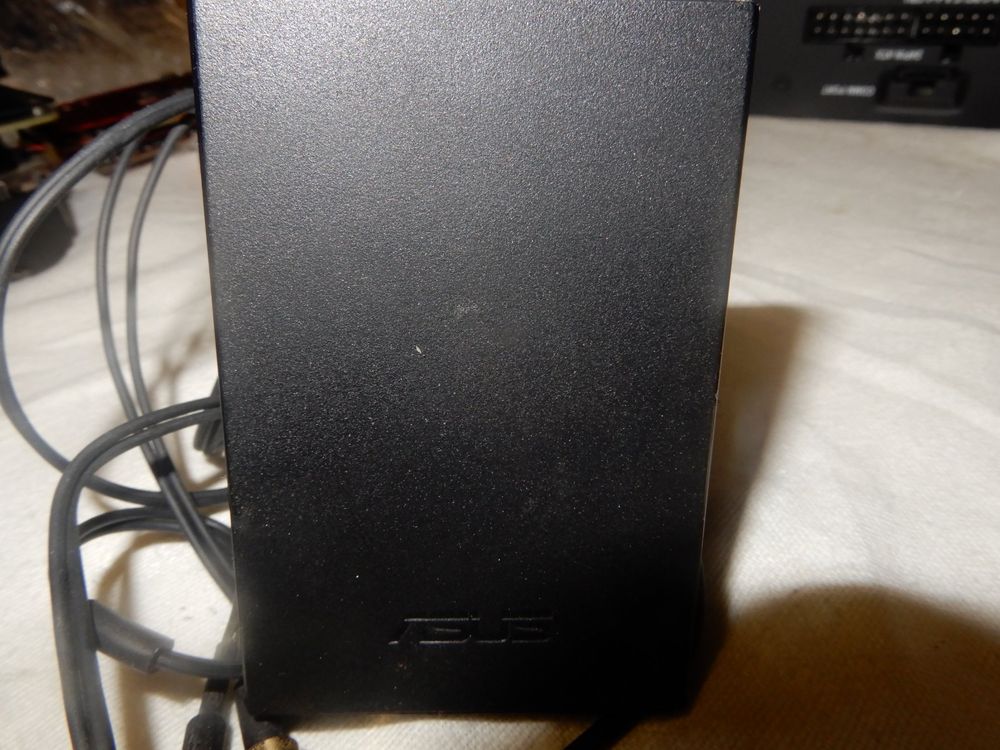 Asus RP-AC52 WLAN Repeater, Schwarz! ohne Karte (Defekt) in Worben für ...